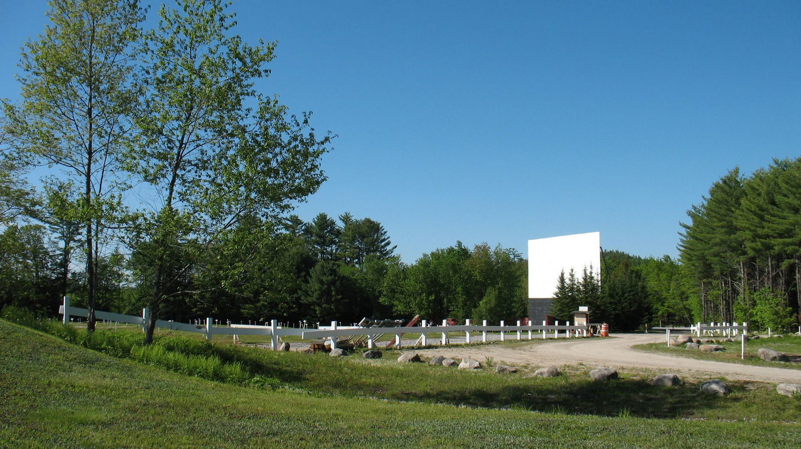 DRIVE-INS NEAR ME | , AL - MOVIES, SHOWTIMES, CONCESSIONS - YOUR LOCAL ...