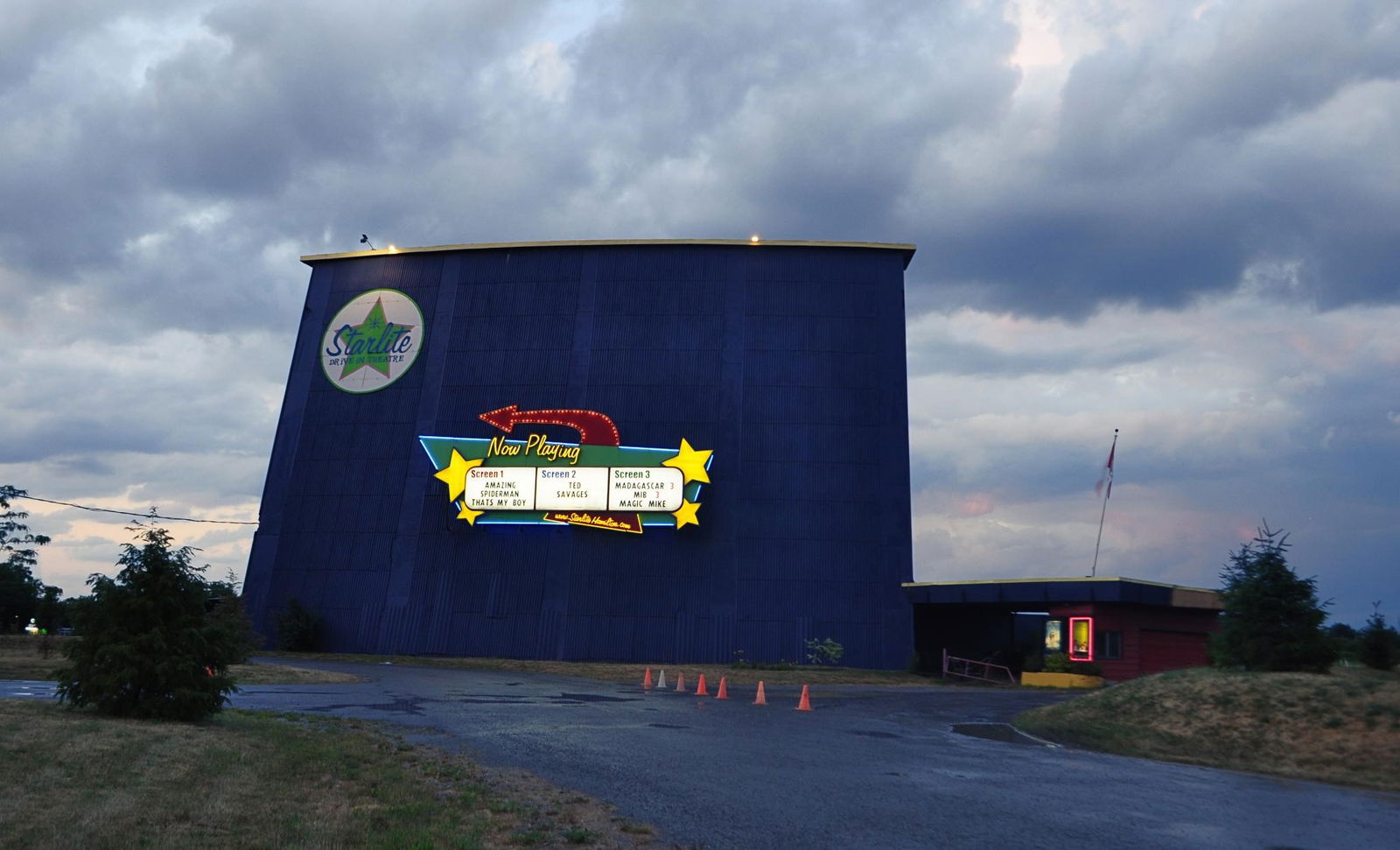 Drive-ins Near Me > Find A Movie Theatre Near You