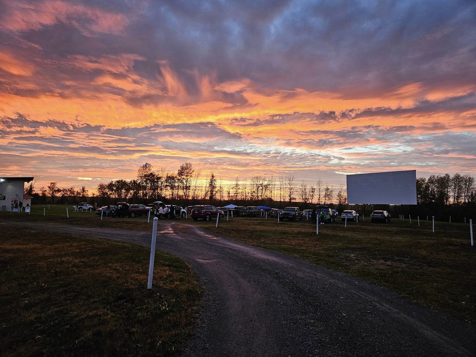 DRIVE-INS NEAR ME | , AL - MOVIES, SHOWTIMES, CONCESSIONS - YOUR LOCAL ...